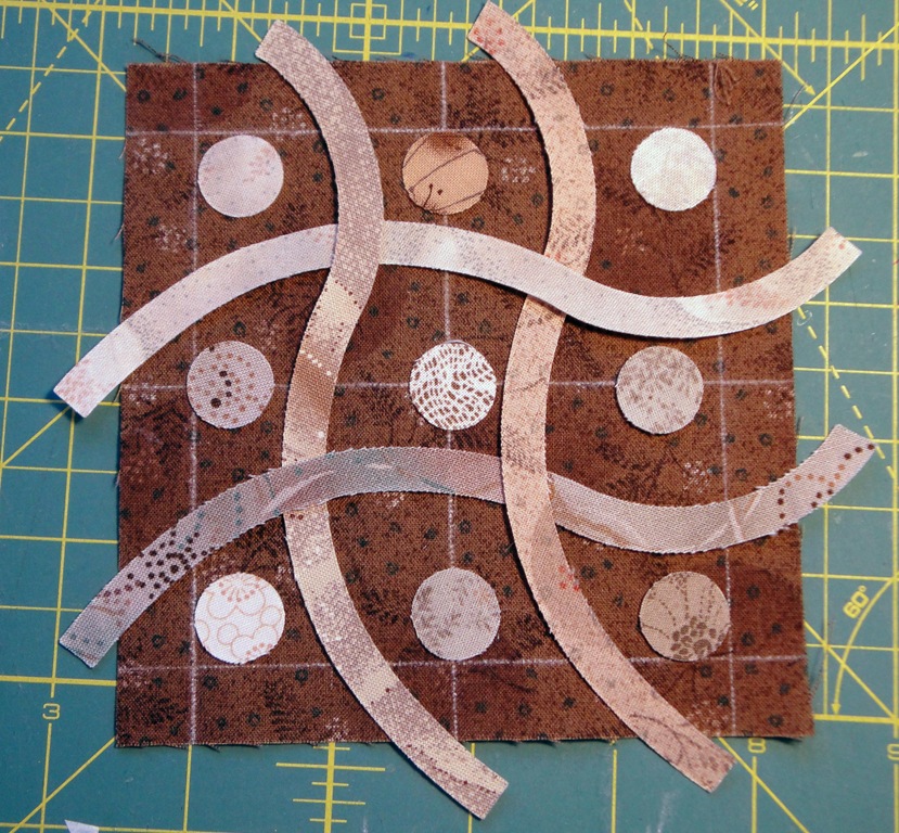 Bits and Pieces: Go! Round Flower Wall Hanging